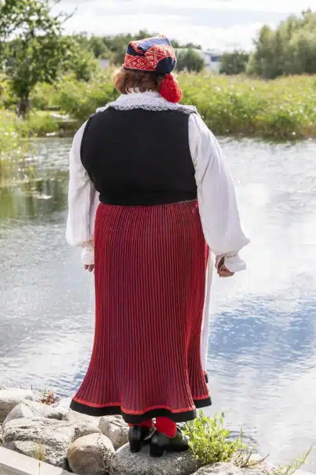 Mustjala naise rahvariided, 19. saj II pool